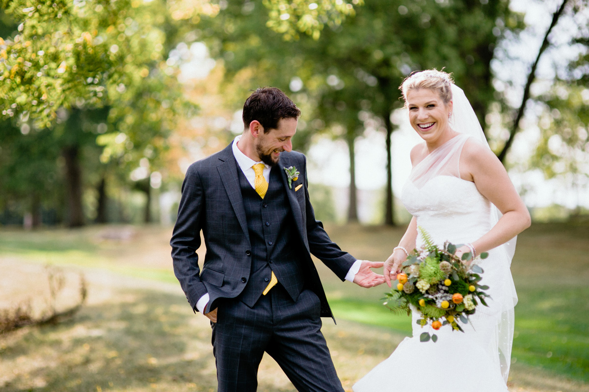 Rustic Honey Funny Sunny Wedding // Carolyn + Chris | Jessica Hendrix ...